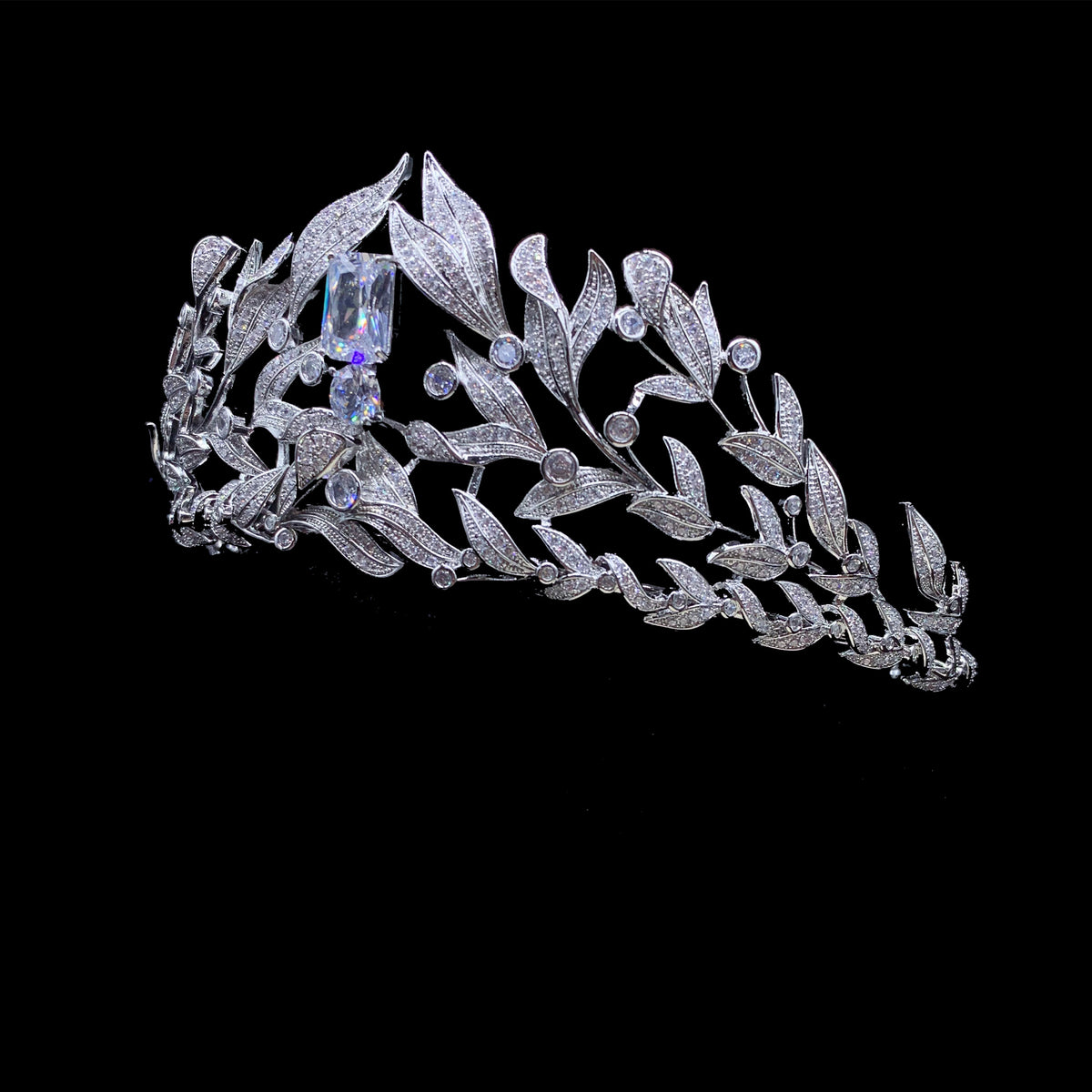 Luxury Tiaras – The Royal Look For Less