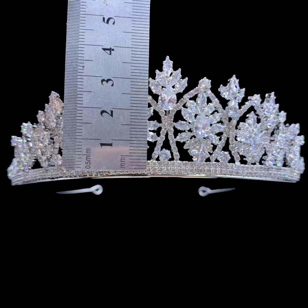 Luxury Tiaras – The Royal Look For Less
